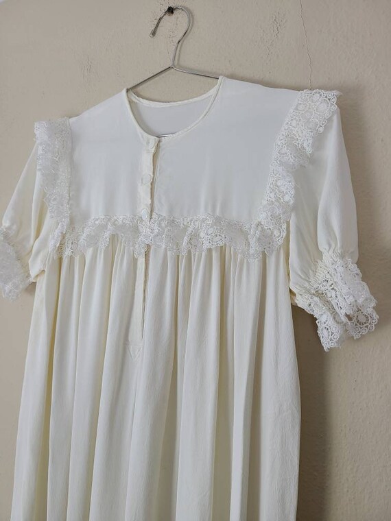 Victorian style robe and nightgown set, long, off whi… - Gem