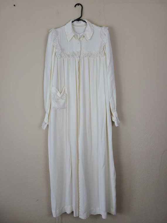 Victorian style robe and nightgown set, long, off whi… - Gem