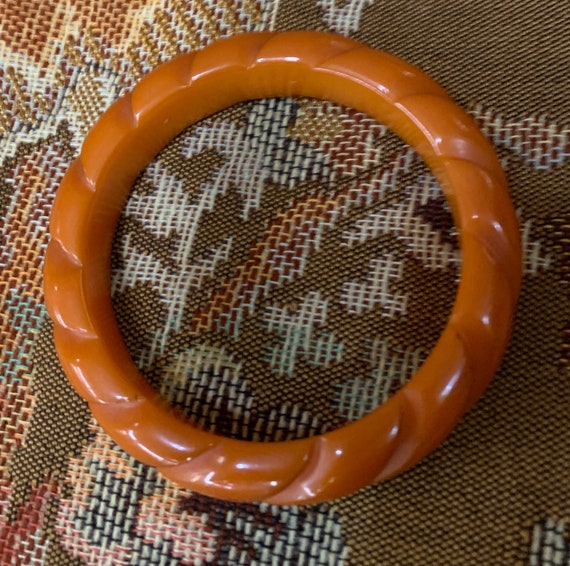 Bakelite Butterscotch Twisted Bangle - Gem