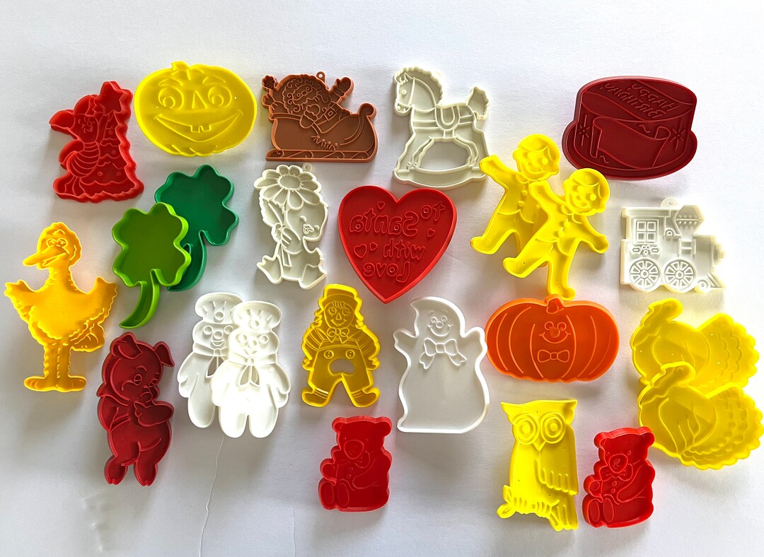 Vintage Hard Plastic Cookie Cutters With Raised Relief for Decorating ...