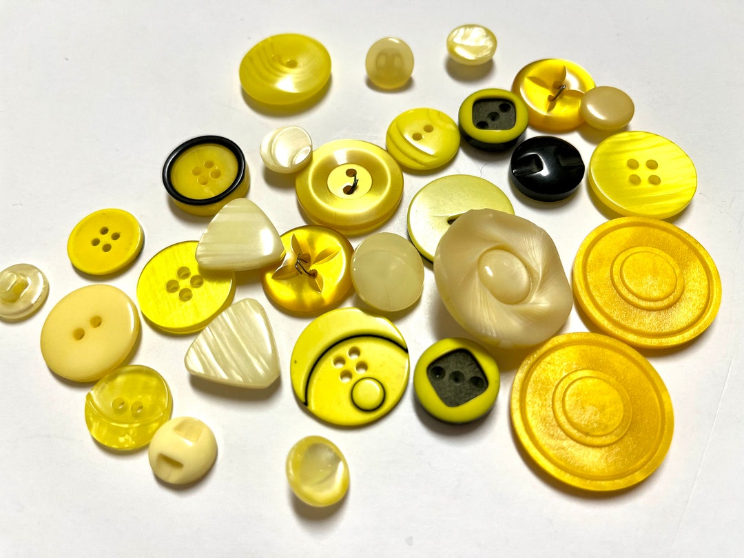Lot of 29 Vintage Yellow Buttons in All Hues and Shapes, Smallest ...
