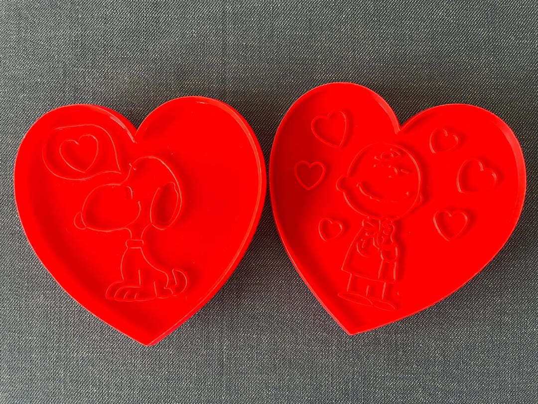 Large Vintage Snoopy and Charlie Brown Heart-shaped Cookie Cutters by ...