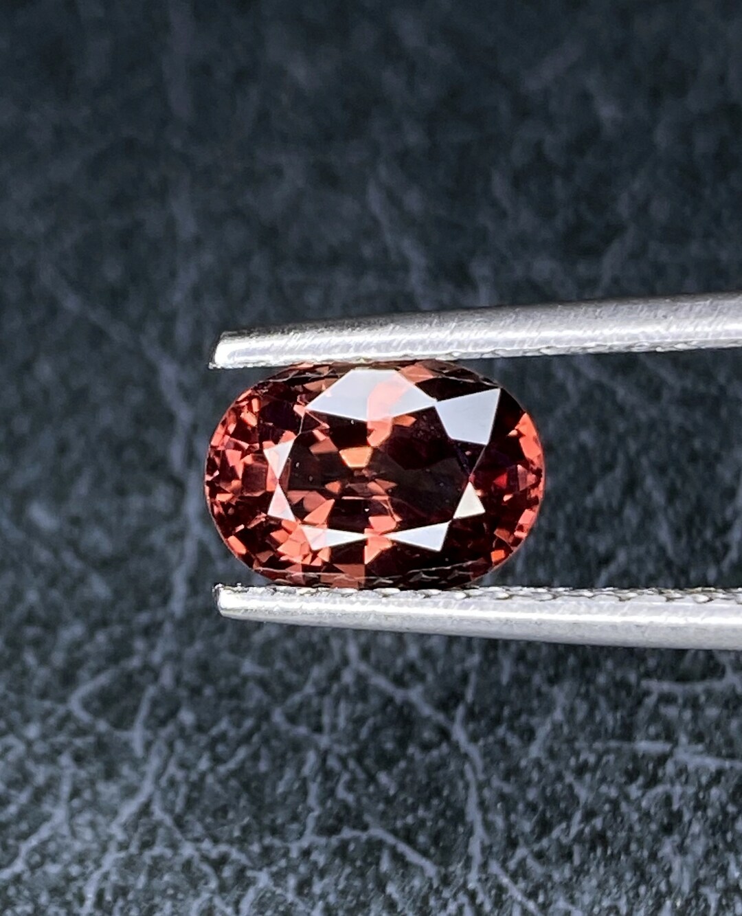 2.40 Ct Reddish Spinel Gemstone: Oval Faceted, Loupe Clean, 7.00x9.50mm ...