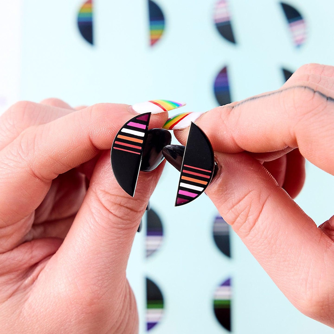 LESBIAN "je Suis" Studs | Available in Two Sizes - Etsy Australia