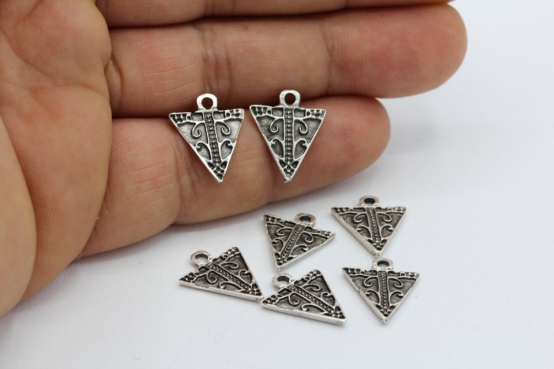 14x17mm Antique Silver Plated Triangle Charms , Mini Triangle Pendants ...