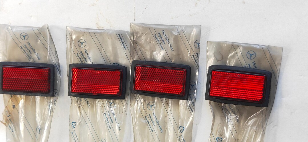 Mercedes W126 Interior Door End Reflector 4 Pcs With Gasket 1268200074 ...
