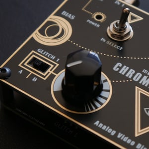 Analog Video Glitch Synthesizer - Chroma Corruptor - Circuit Bent Video ...