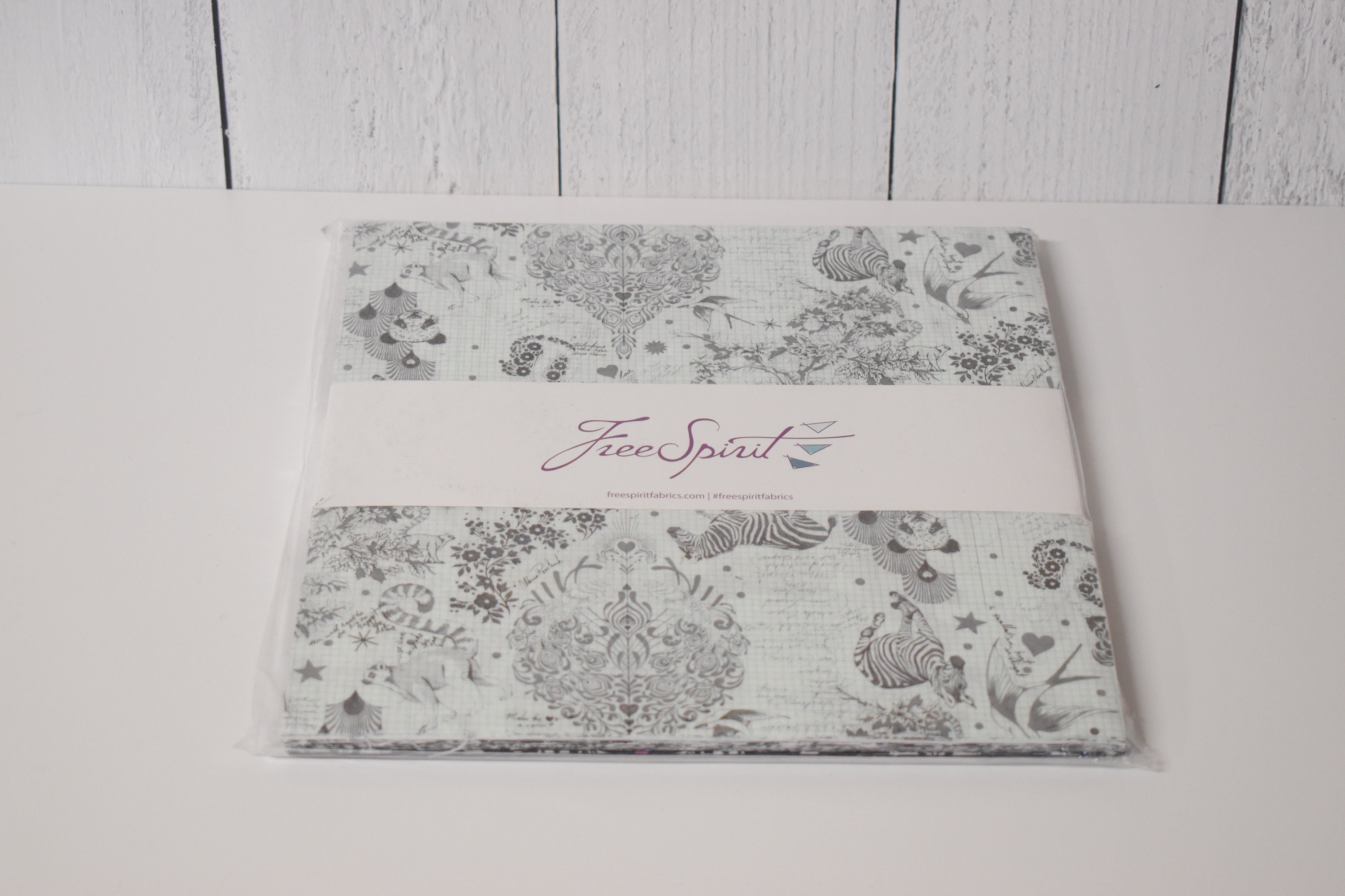 Linework 10 Charm Pack | Tula Pink for FreeSpirit Fabrics - 42 Assorted ...