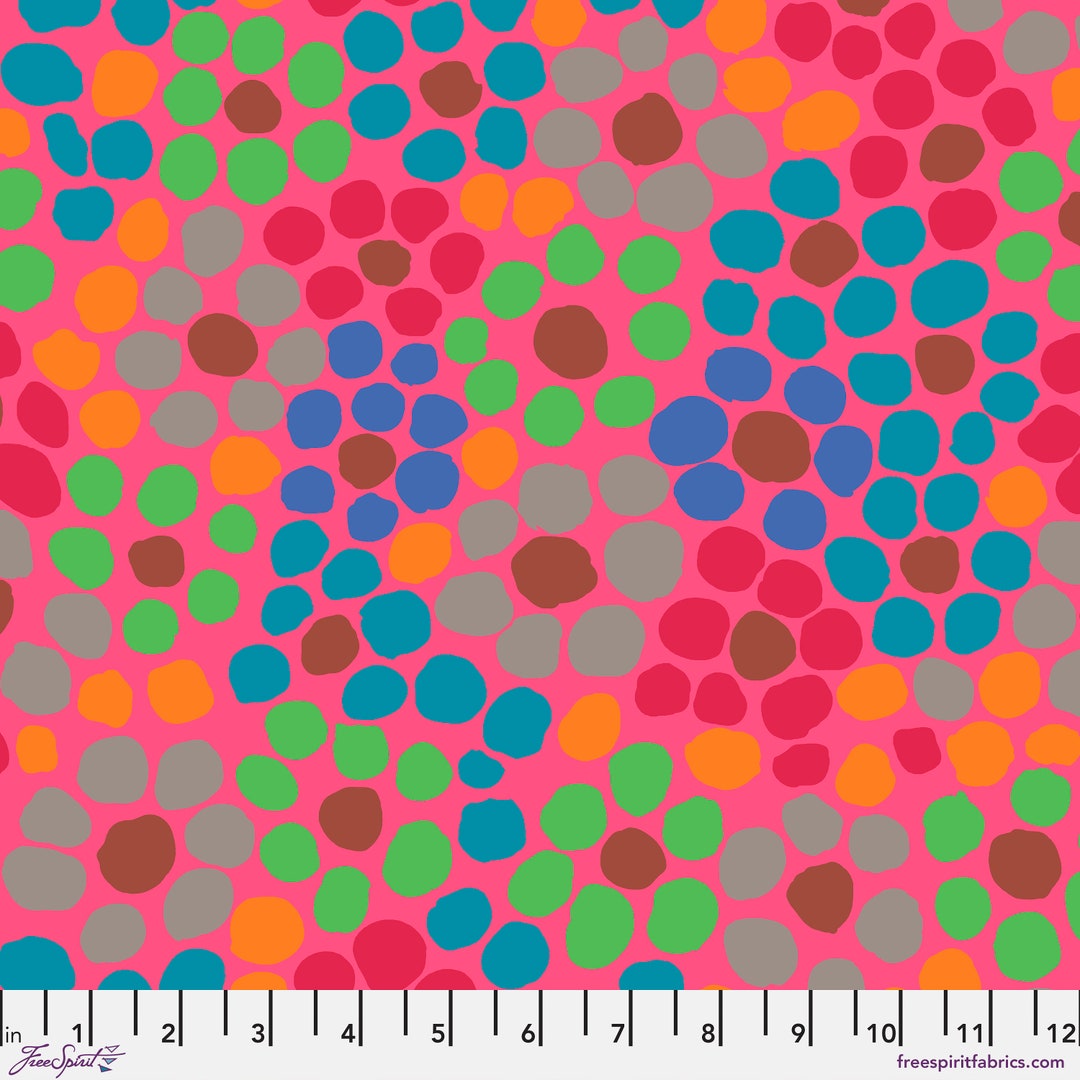 Kaffe Fassett Classics - Brandon Mably - Flower Dot - Pink - Freespirit ...