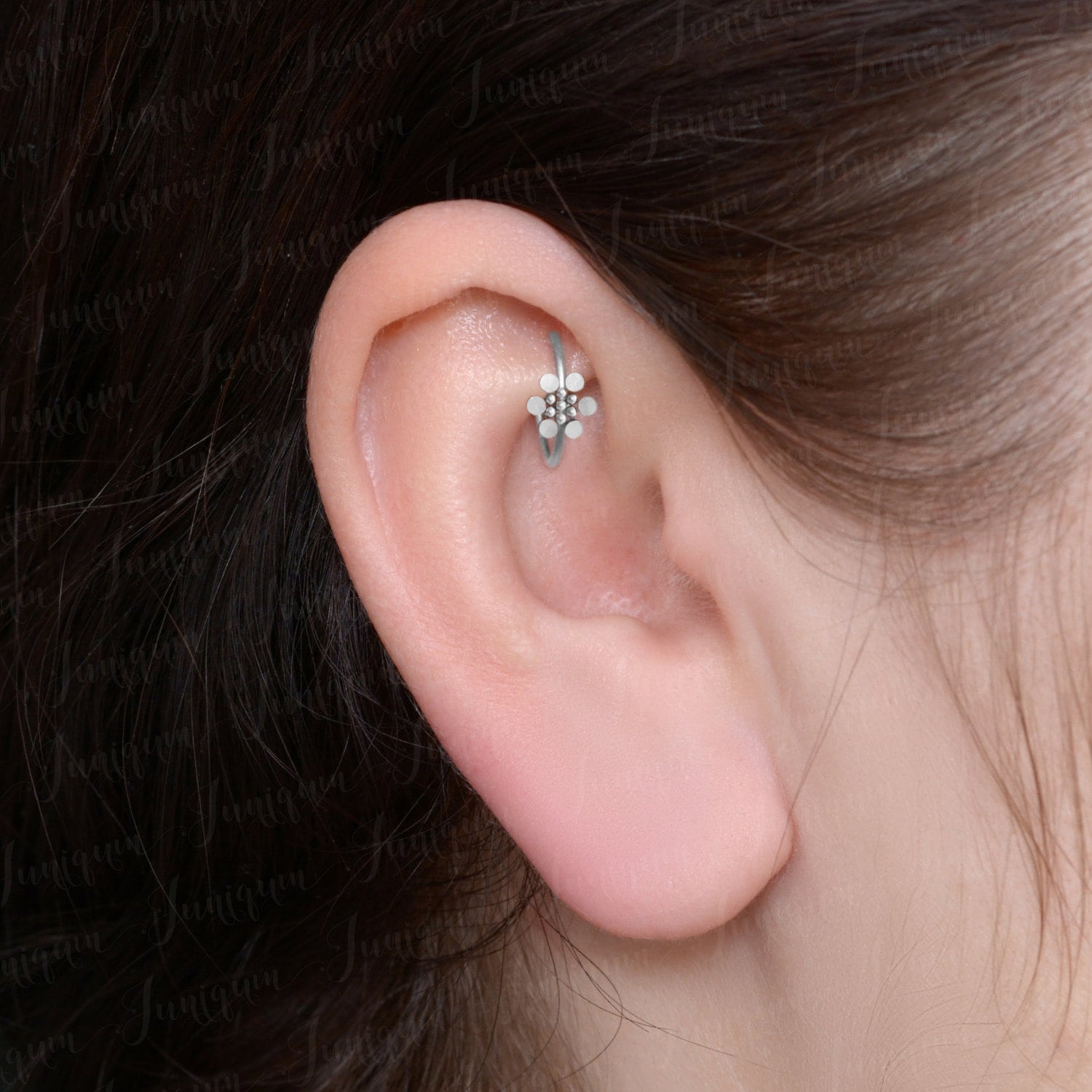 Conch-Piercing. Tragus-Piercing-Schmuck. Knorpel-Creolen aus ...