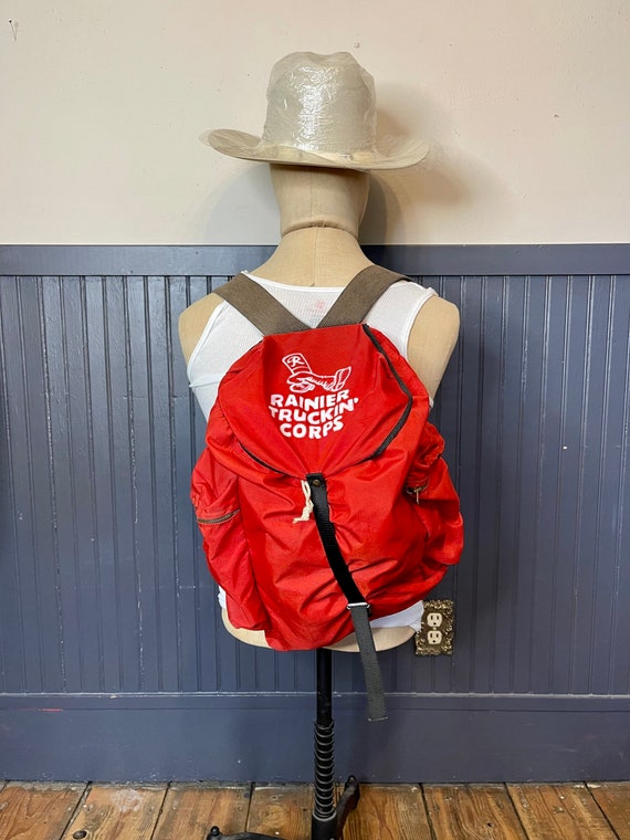 unique vintage 70s nylon - Gem