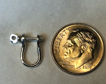 Sterling Silver 3/4 Shackle Earring - Etsy