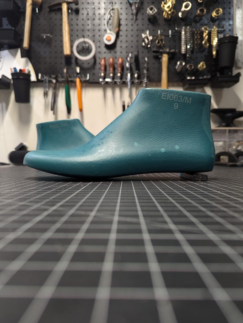 Men's Shoe Last Make Your Own Sneakers FREE SHIPPING Quality Shoemaking ...