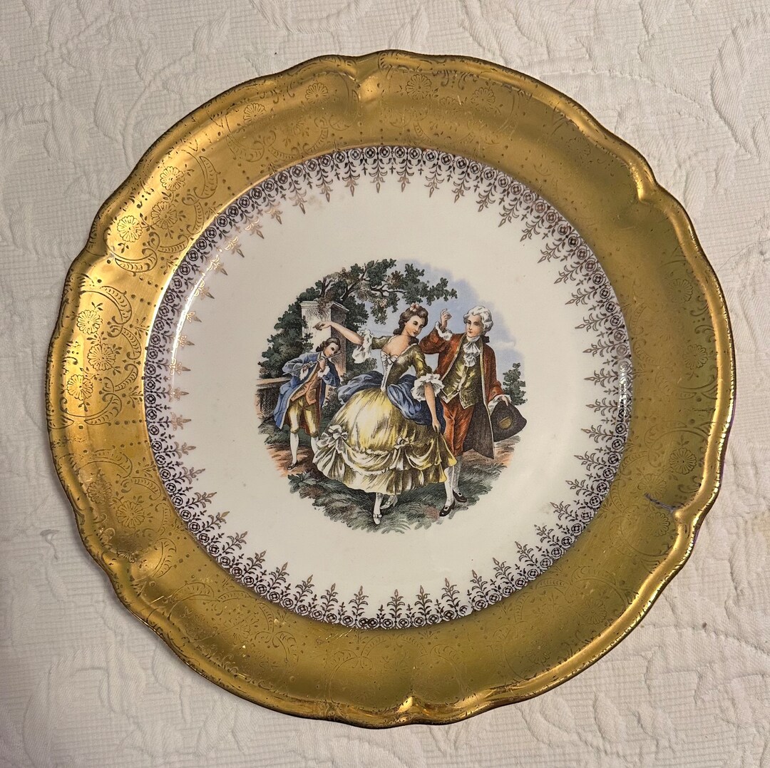 10" Plate, Collectible Colonial Design From Vogue - Etsy