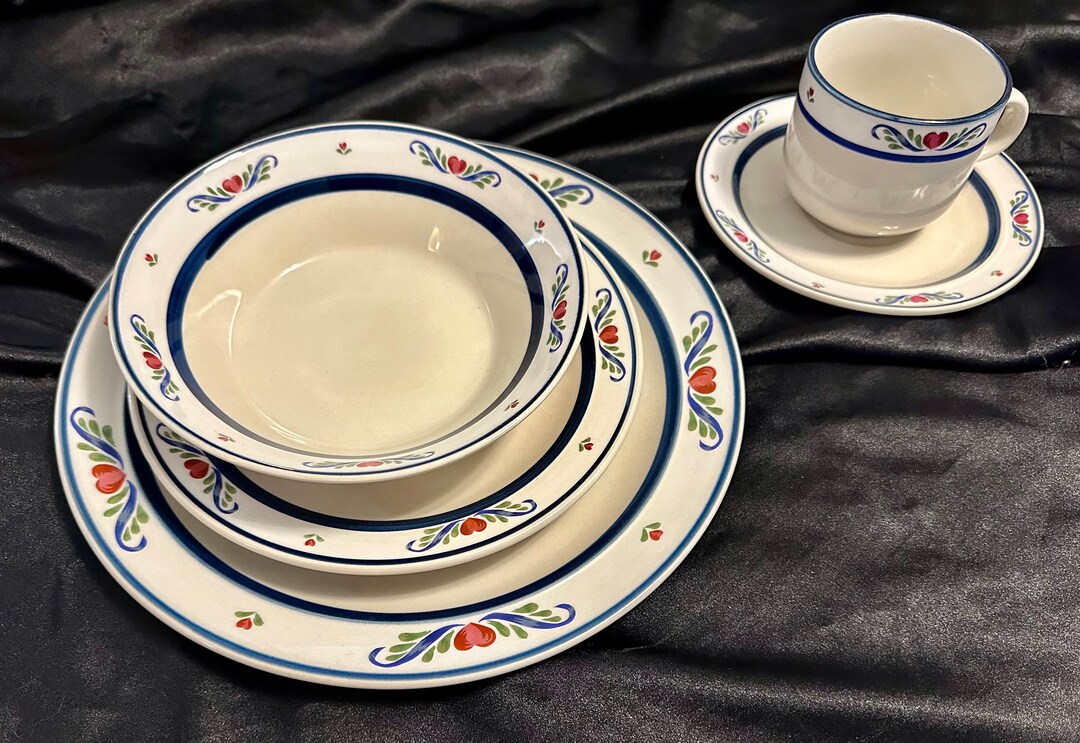 Tienshan Folk Dance, Hearts and Scrolls, 5 Pcs. Place Setting - Etsy