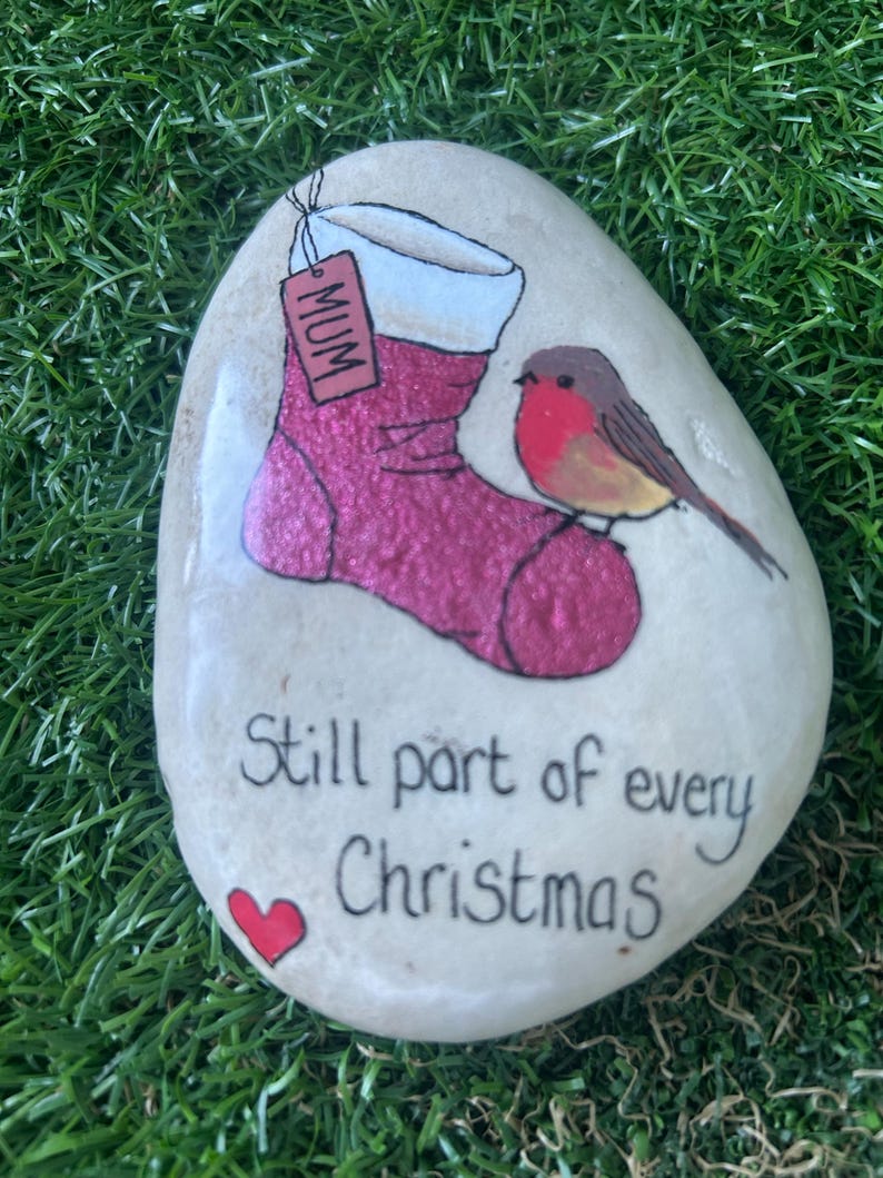 Christmas Robin Memorial Pebble – Hand Painted Remembrance Stone ...