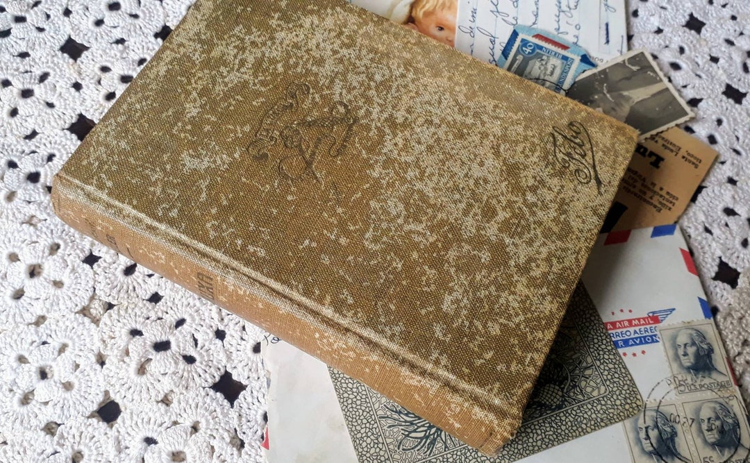 Old Book in Spanish. Vintage Novel. Novel Truxa by Heinrich Seiler ...