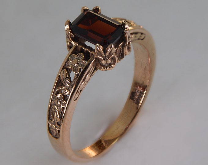 Gorgeous Antique Style 14K Rose Gold Ring With a Real Garnet Gemstone ...