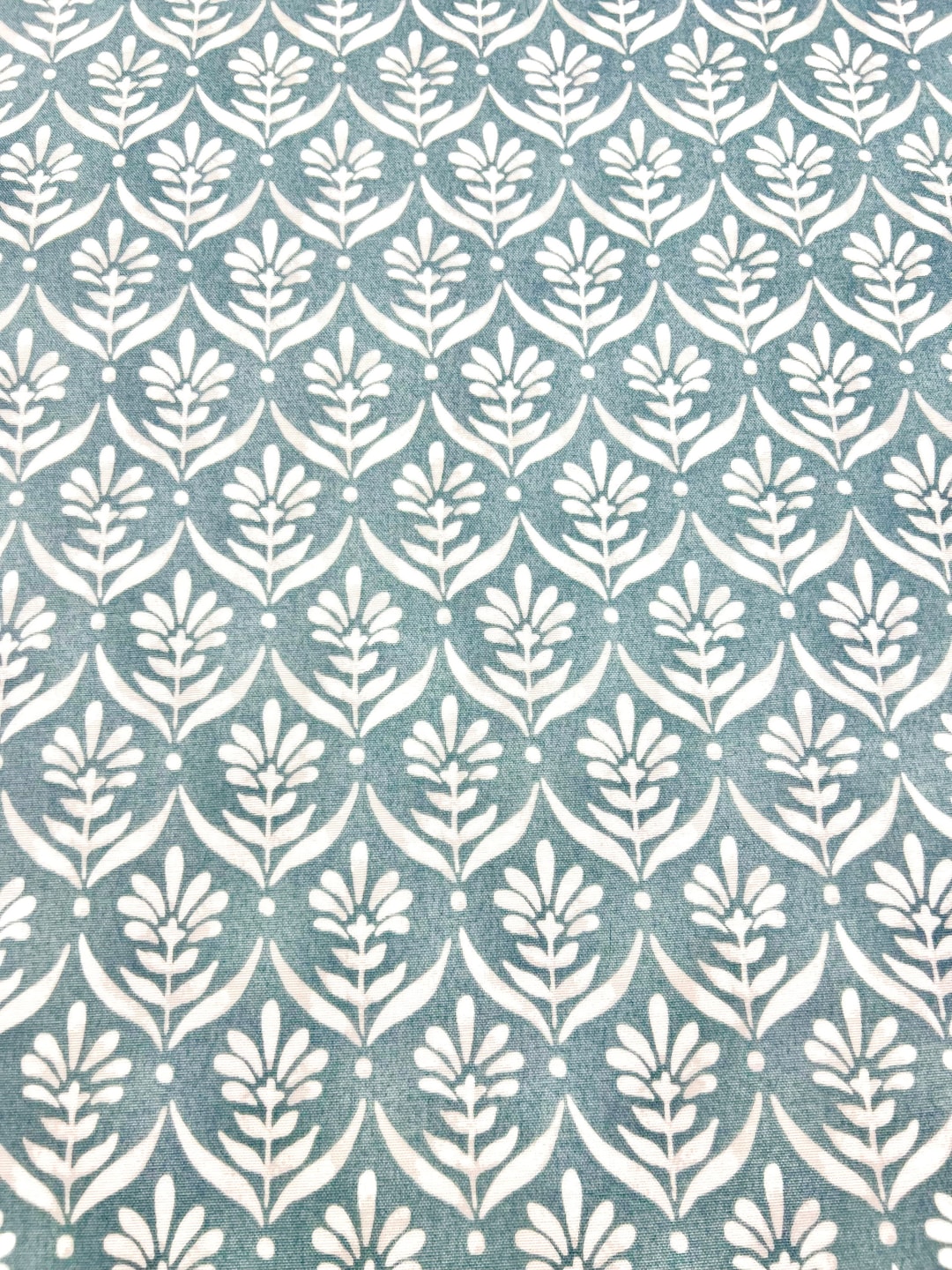 Oilcloth Tablecloth Iris Cool Grey/blue Semi Fleur De Lys Type Pattern ...
