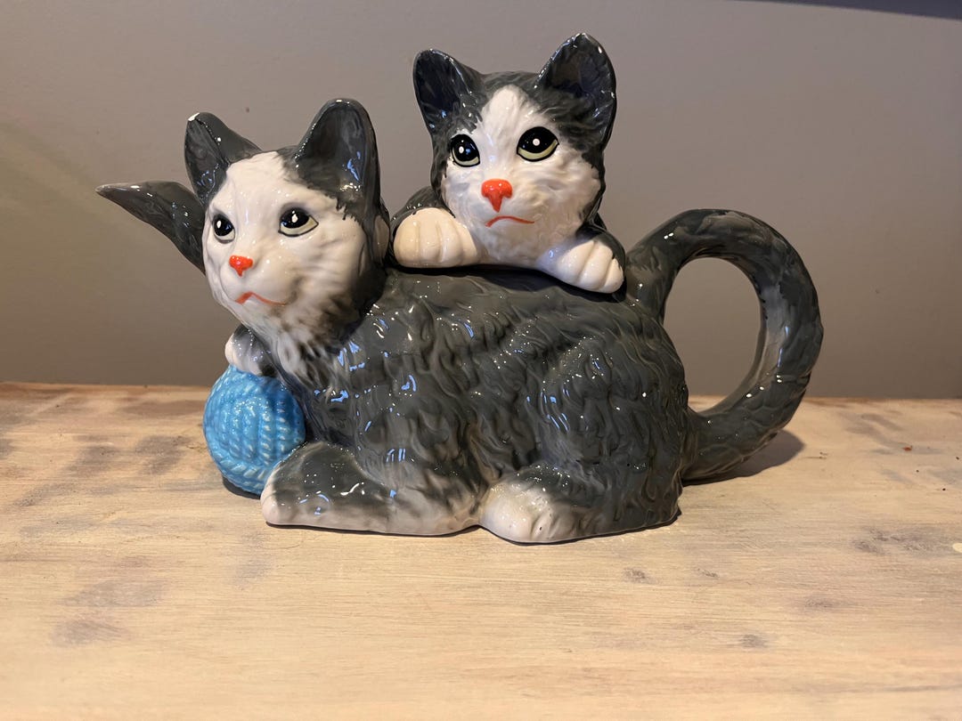 Vintage Hand Painted " Pretty Kitty " Cat Teapot - Unique and Whimsical ...