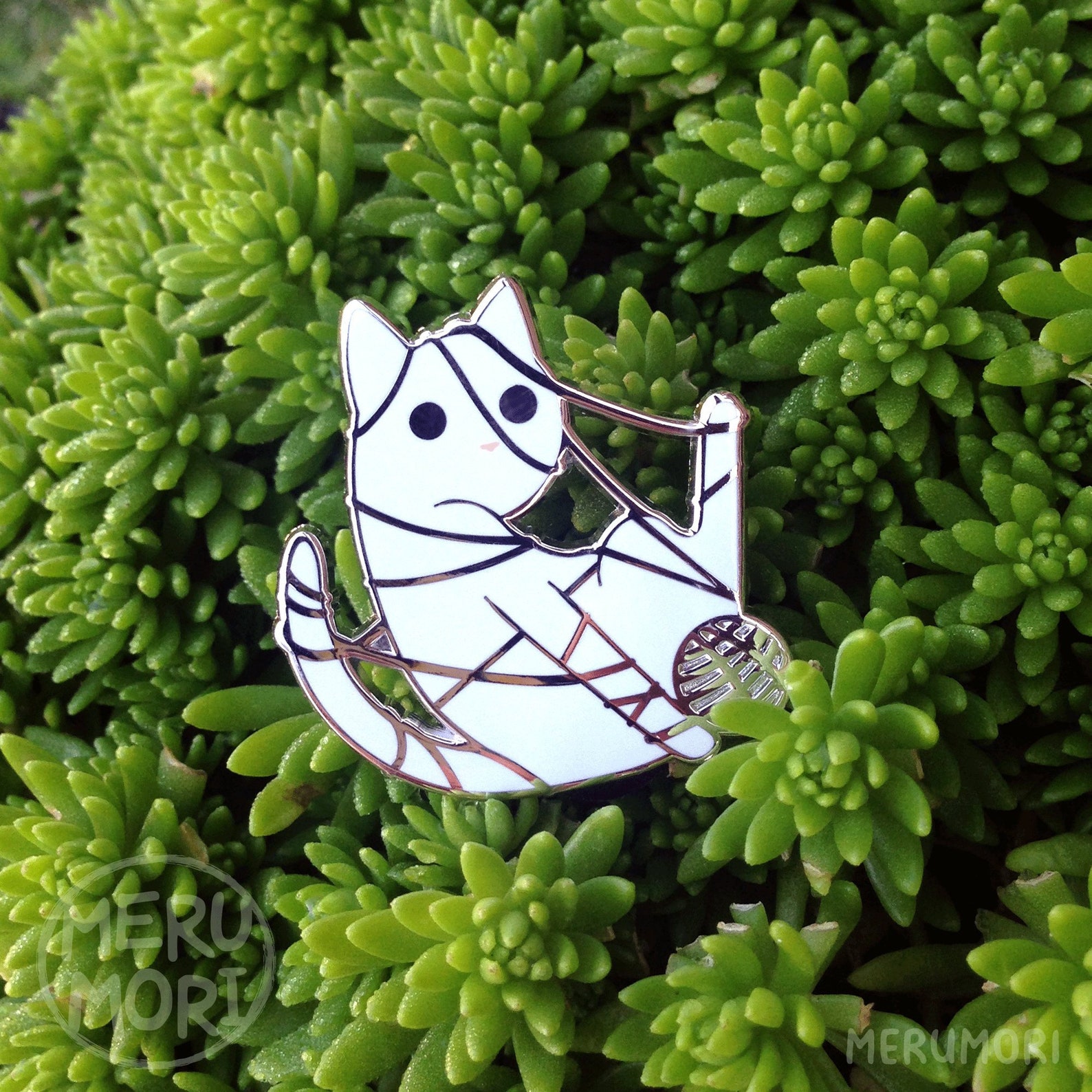 Sitting White Cat Enamel Pin - Etsy