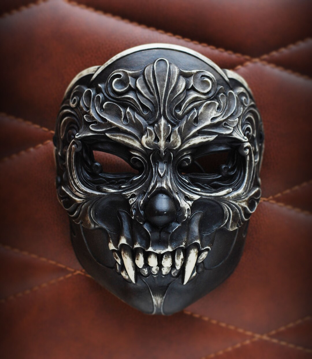 Dark Barokko Mask, Ivory - Etsy