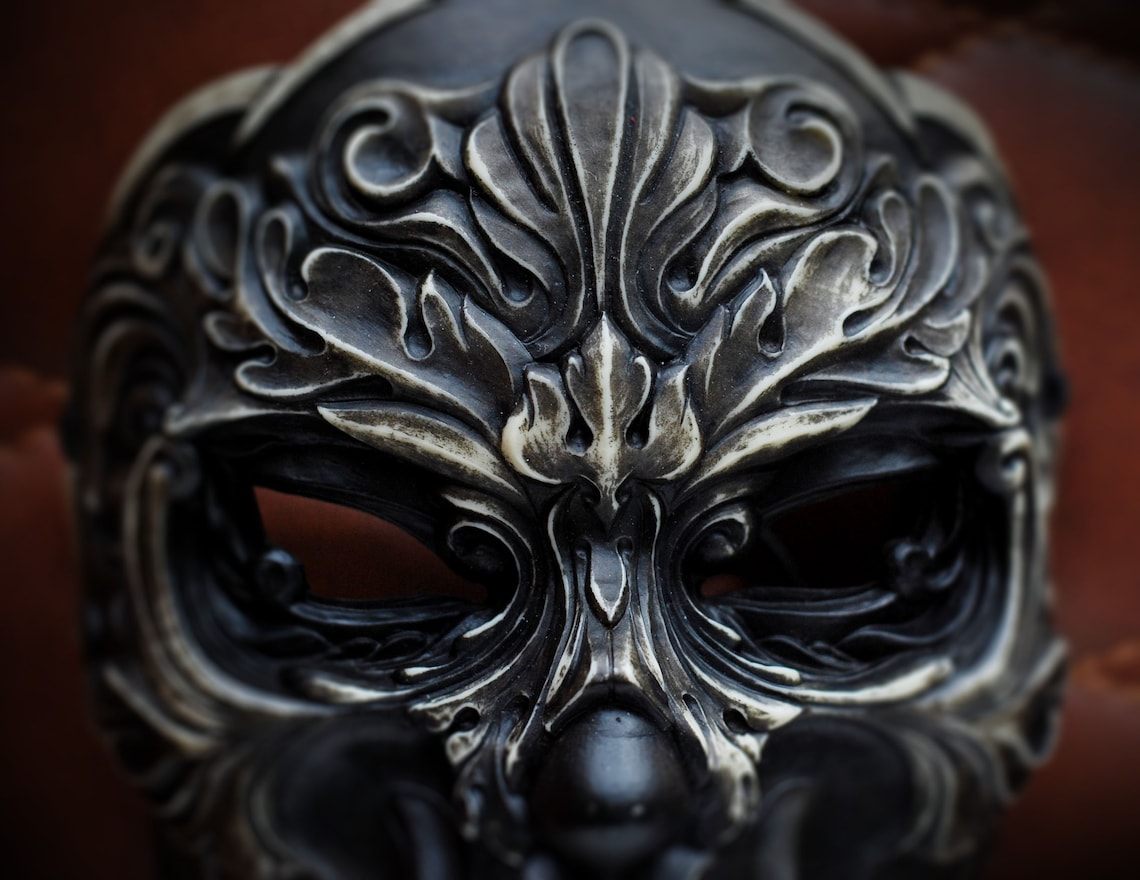 Dark Barokko Mask, Ivory - Etsy