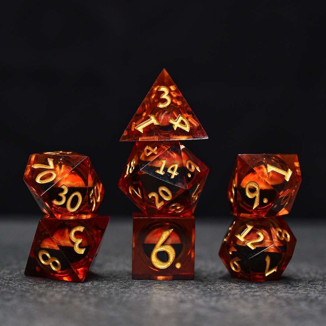 Red Reptilian Moving Eye Liquid Core Dungeons & Dragons Dnd Dice Set ...