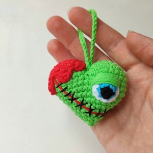 Crochet Scary Heart Keychain Pattern,devil's Heart,heart Bat Keychain ...