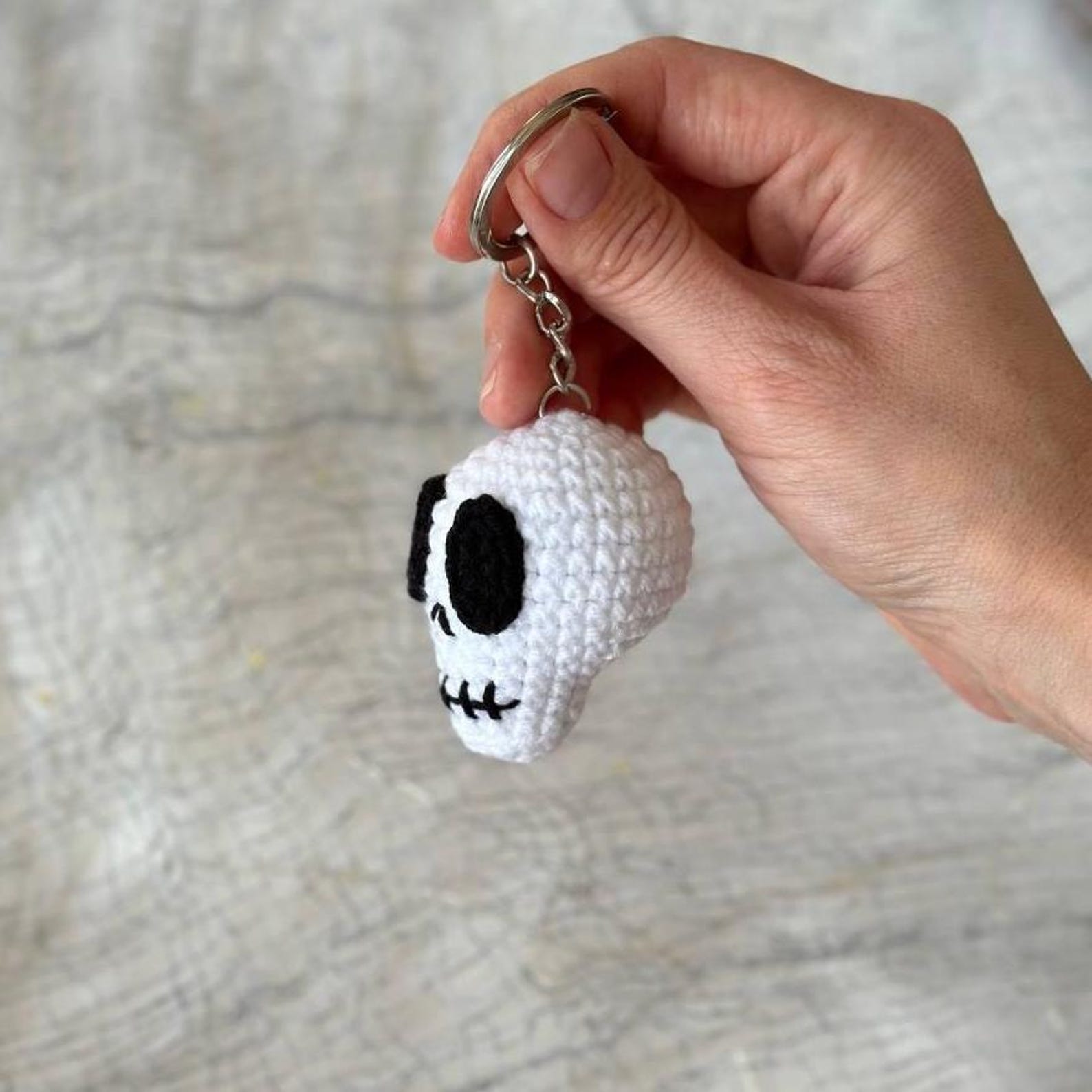 Skull Halloween Keychain, Crochet Halloween Decor, Halloween Crochet ...