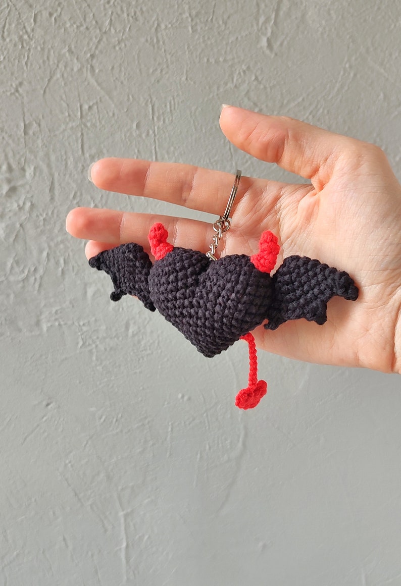 Crochet Scary,devil Heart Keychain,heart Spider Keychain,bat Keychain ...