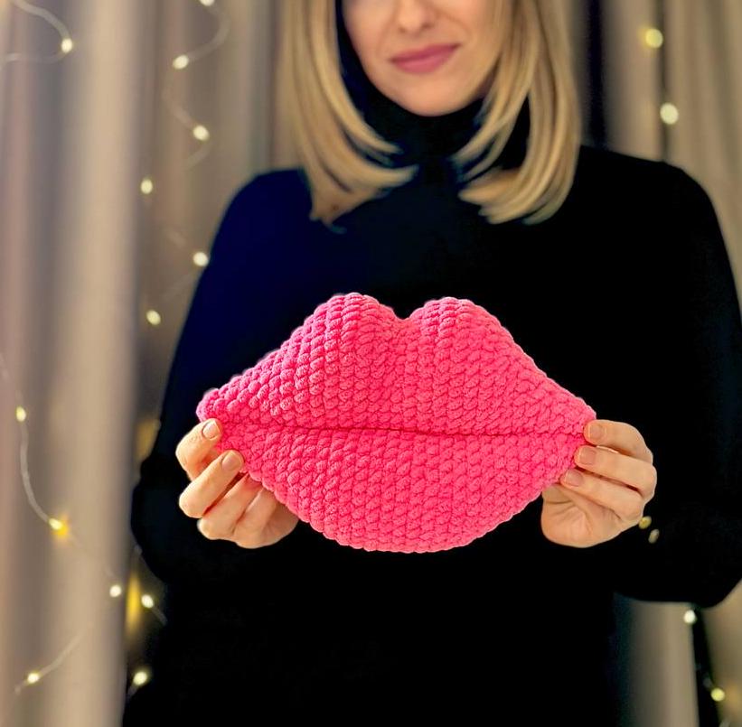 Crochet Kiss Pillow Plush Mini Lips Pillow Crochet Pattern Valentines ...