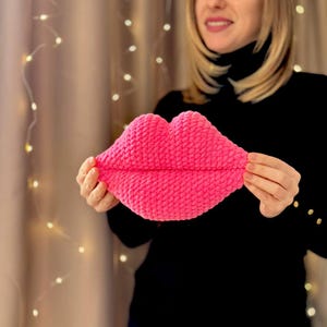 Crochet Kiss Pillow Plush Mini Lips Pillow Crochet Pattern Valentines ...