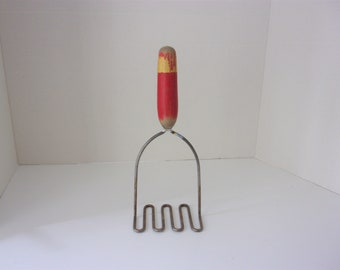 Vintage Kitchen Tool, Red Wood Handled Masher, Androck Made in USA, Mid ...