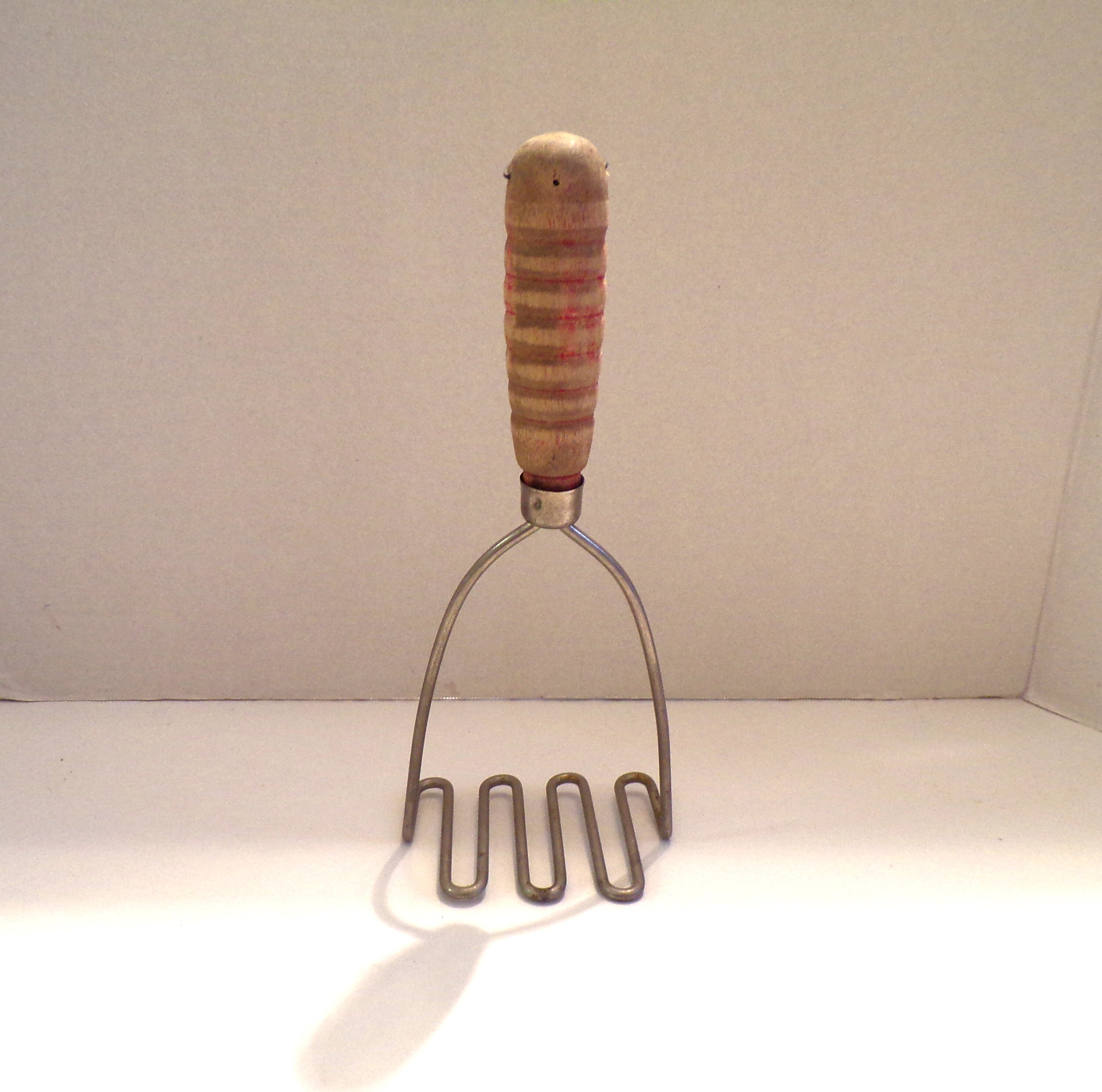 Vintage Potato Masher Heavy Wire Wavy Base Grooved Turned Wood Handle ...