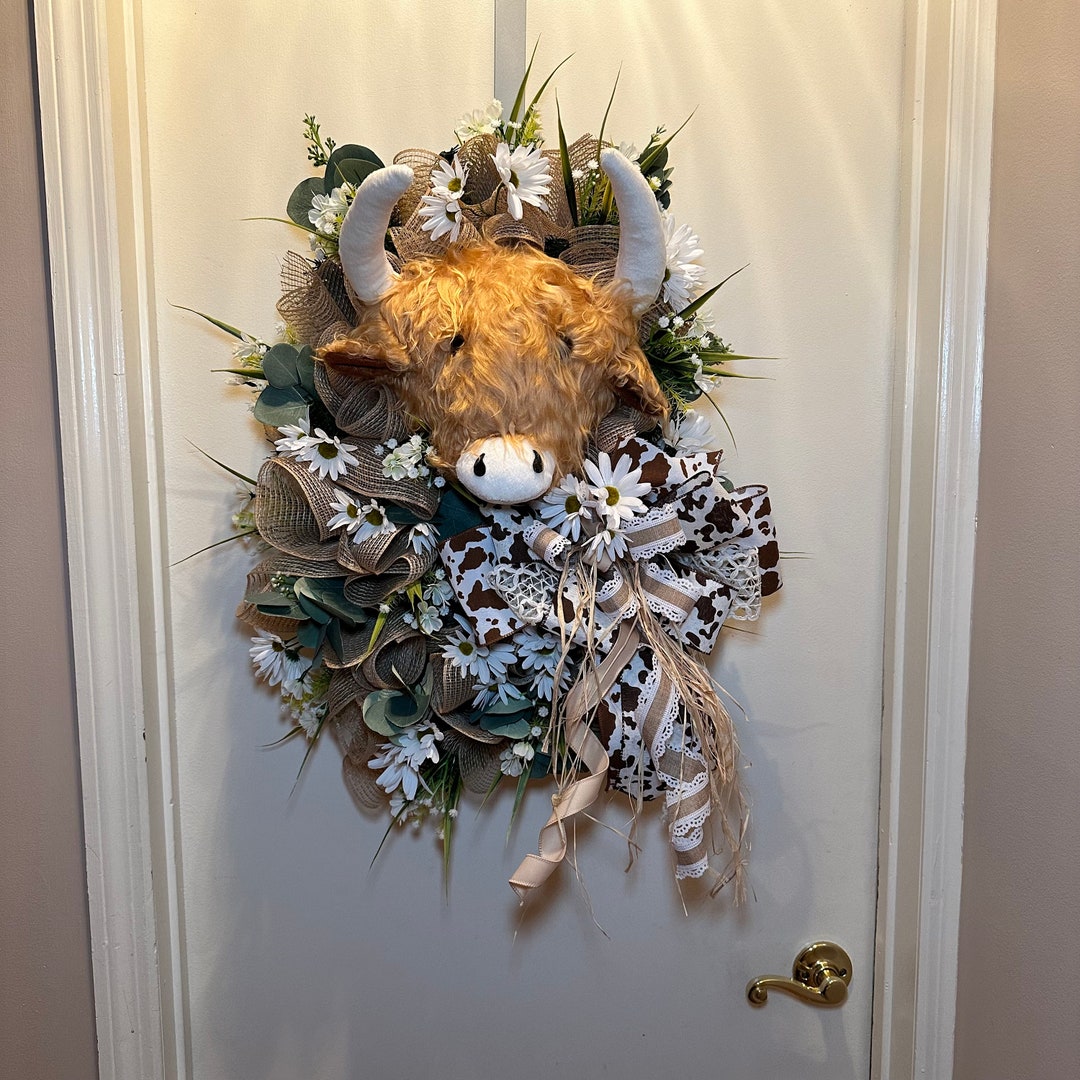 Farmhouse Highland Cow Wreath, Cow Wreath, Daisy Wreath, Cow Decor ...
