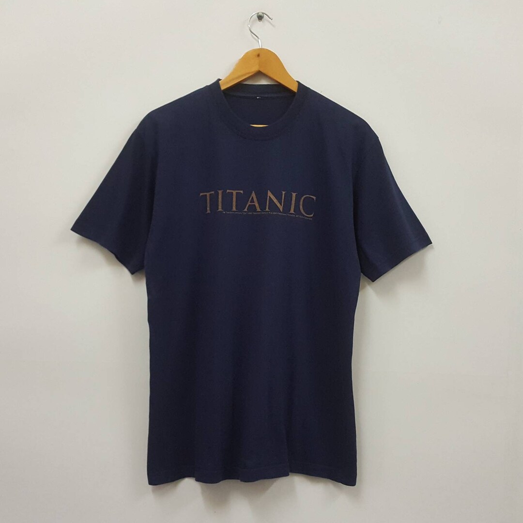 Vintage TITANIC Spell Out Design T-shirt - Etsy