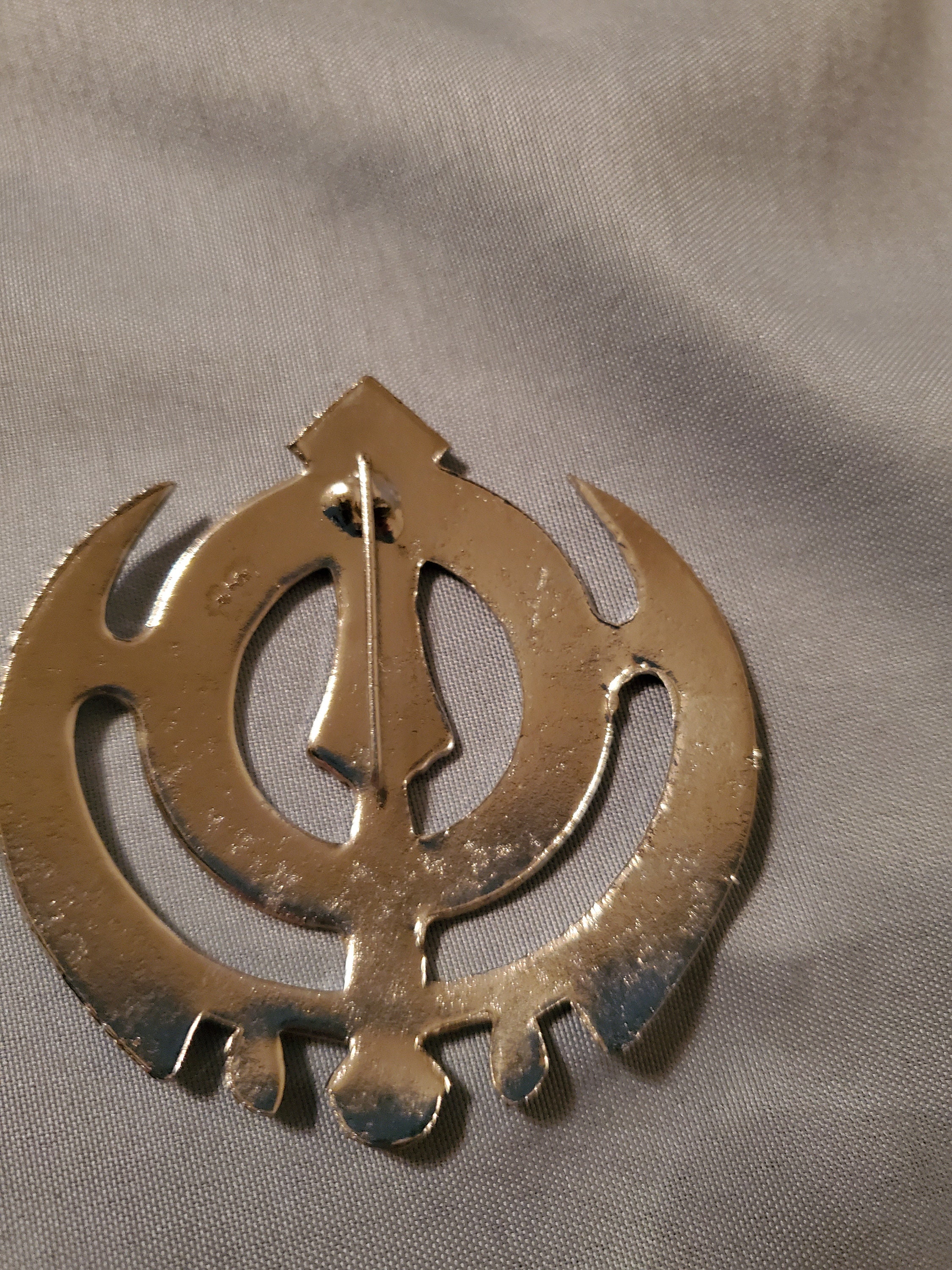 Light silver colored Khanda Turban pin | Etsy