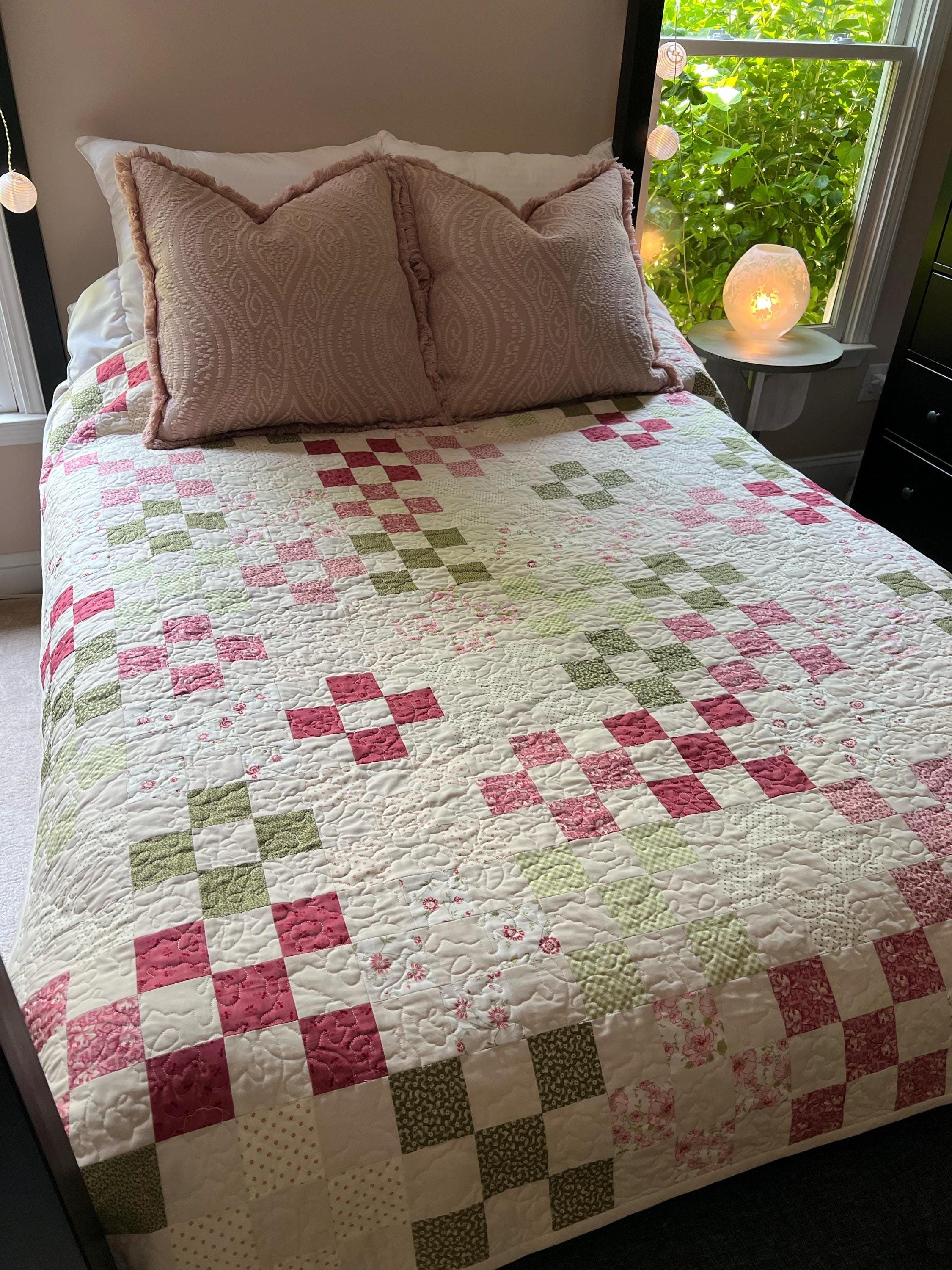 Traveler Quilt Pattern: 9 Patch Fat Quarter Beginner Sewing Tutorial ...