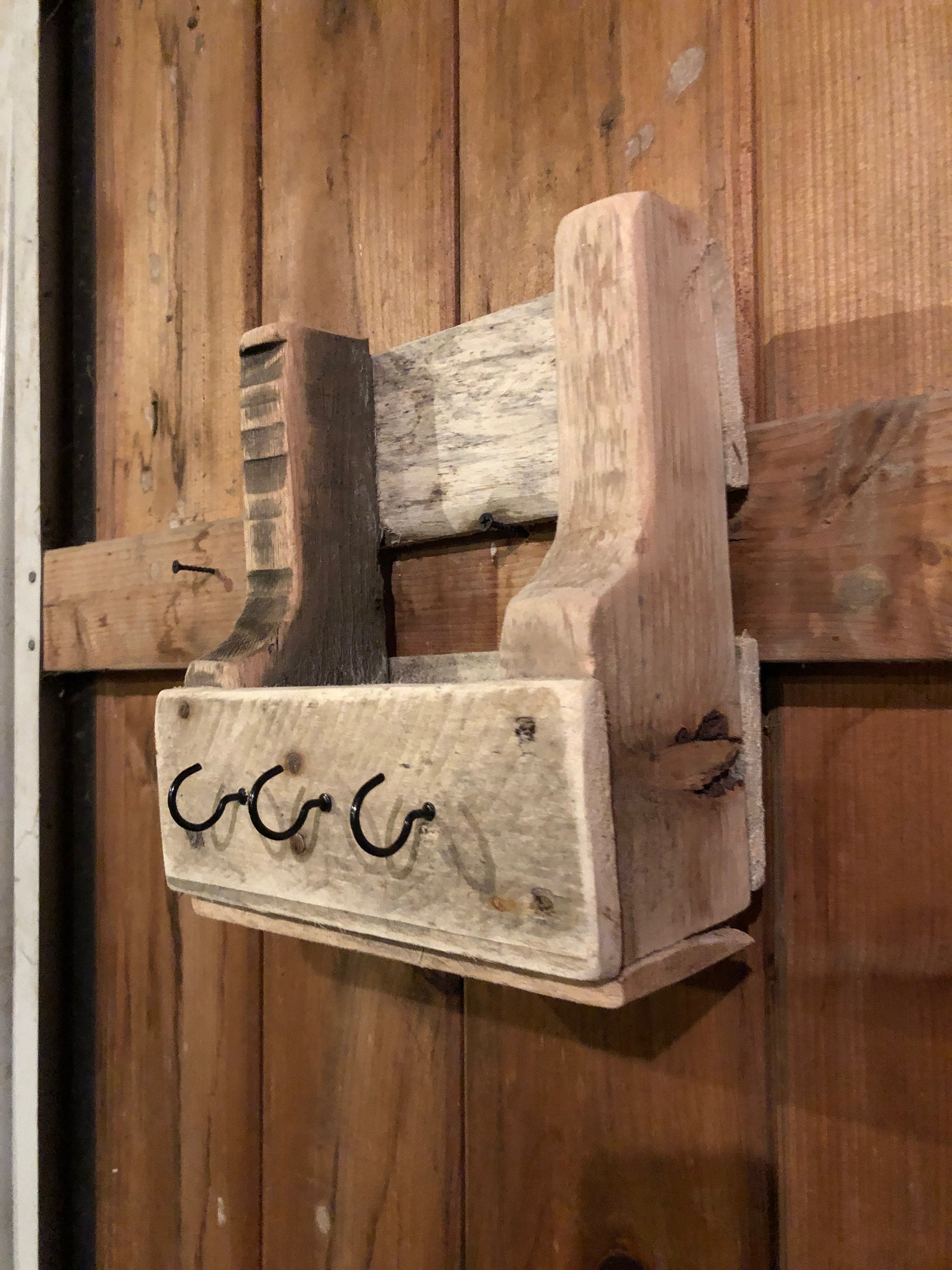 Rustic Reclaimed Pallet Wood Entryway Key/ Mail Holder | Etsy