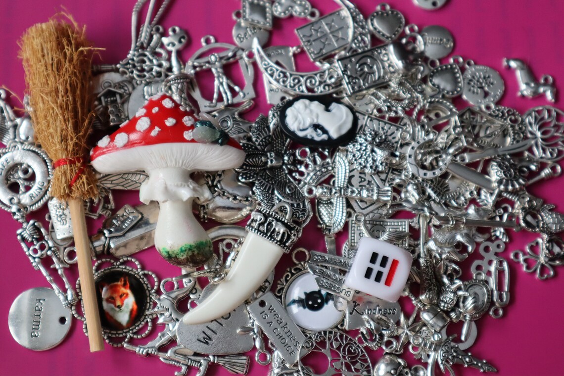 117 Wiccan Magic Tarot Charm Set for Divinations/ Fortune - Etsy