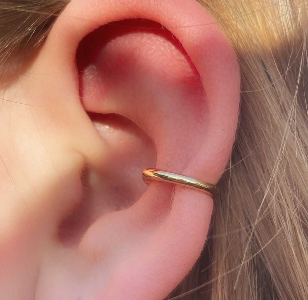 Horse Shoe Ear Cuff, Fake Conch Piercing, Minimalist Gold Ear Cuff, 24k ...