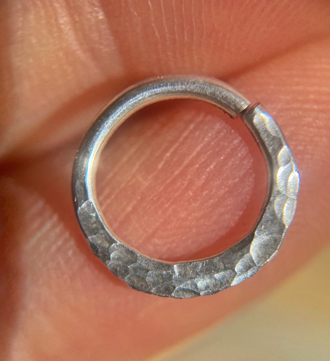 16 Gauge Hammered Sterling Silver Septum Ring: Daith Piercing - Etsy