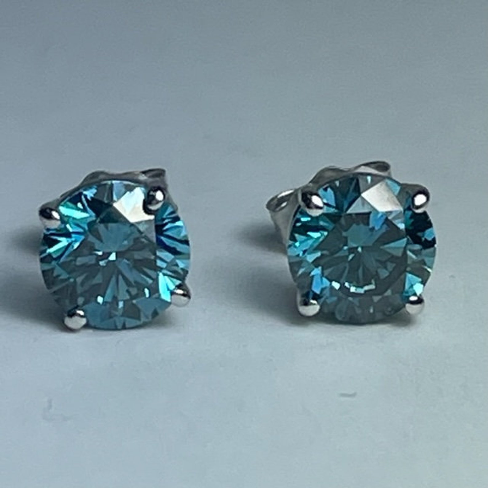 Lab Grown / Created Blue Diamond Round Stud Earrings 14kt White Gold 1 ...