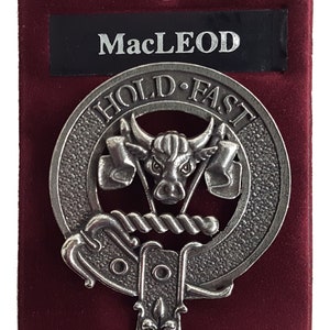 Macleod Cap Badge - Pewter Clan Crest Badge - Gaelic Themes Cap Badge ...