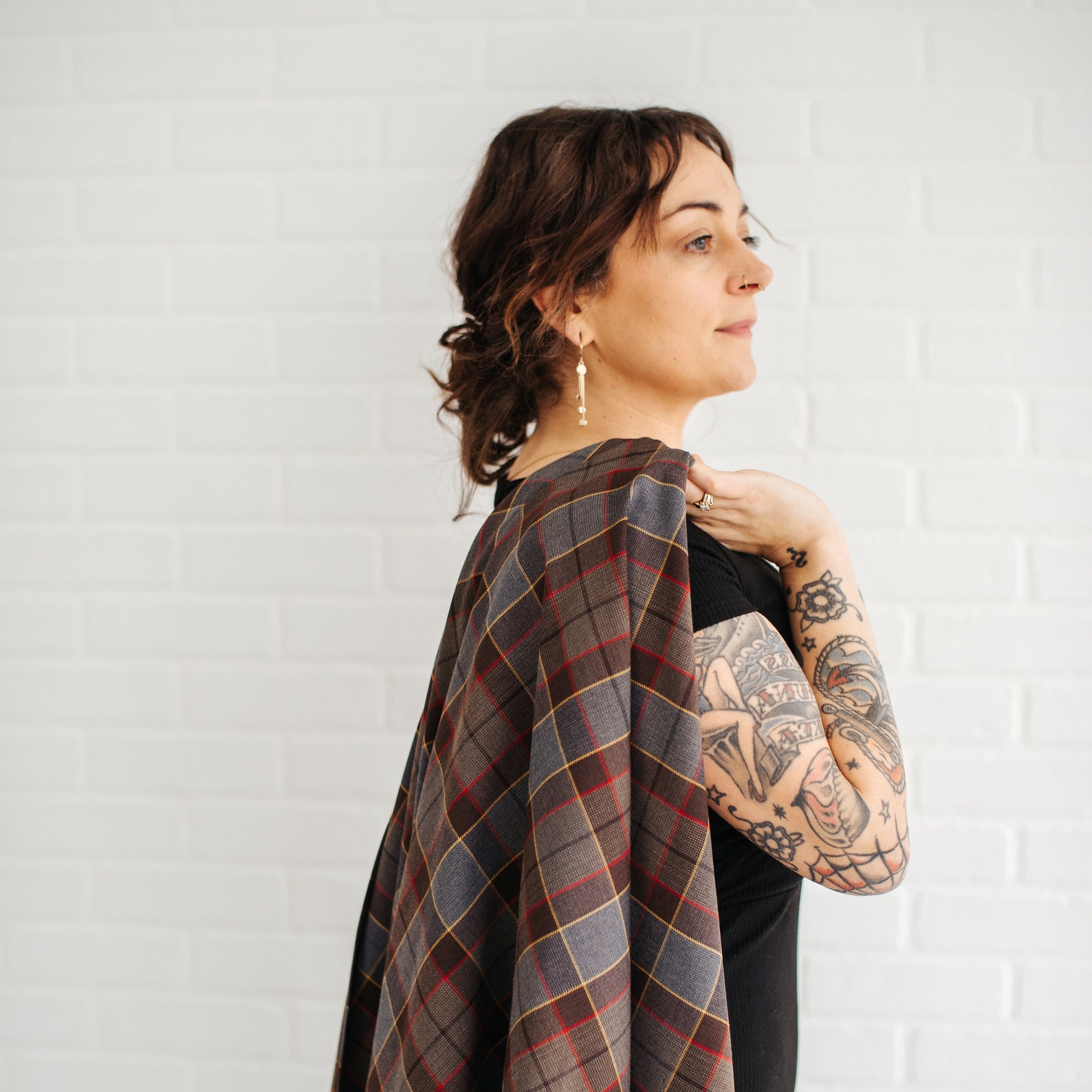 OUTLANDER Shawl in Officially Licensed Authentic Premium Wool Tartan ...