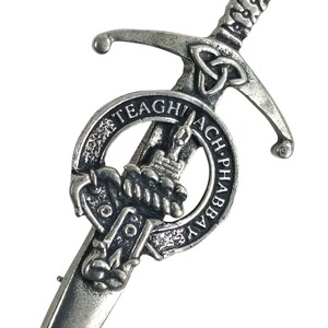 Morrison Clan Crest Kilt Pin - Gaelic Themes Kilt Pin - Teaghlach Phabbay - Etsy