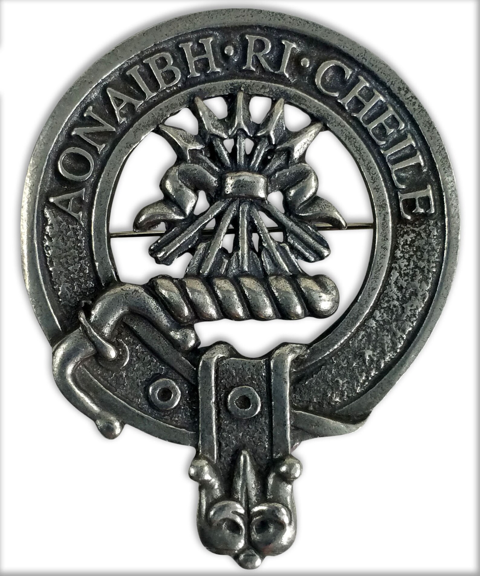 Cameron Cap Badge - Pewter Clan Crest Badge - Gaelic Themes Cap Badge ...