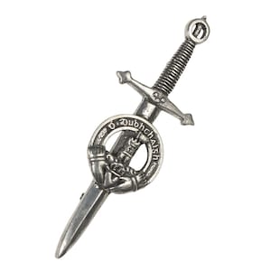Duffy (o'dubhthaigh) Irish Family Crest Kilt Pin - Made in Scotland ...