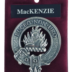 Mackenzie Cap Badge - Pewter Clan Crest Badge - Gaelic Themes Cap Badge ...